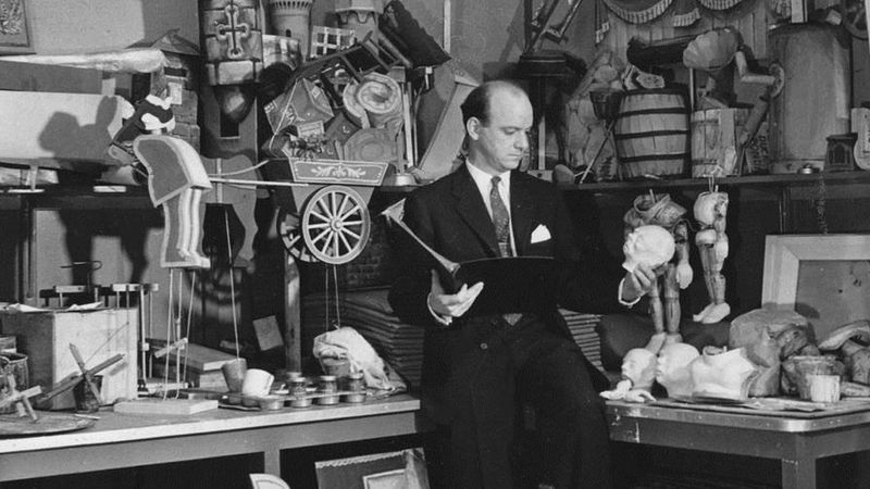 Trumpton creator Gordon Murray dies aged 95 - BBC News