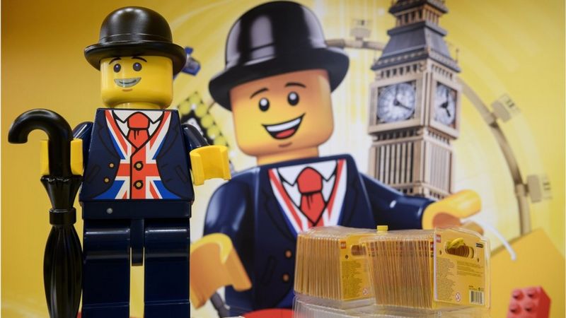 Lego wins first copyright case against China copies - BBC News