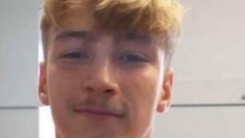 Logan Luker: Tributes after Penygraig rugby player, 17, dies - BBC News