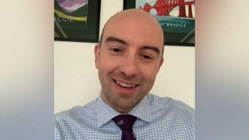 Flybe pilot says company was recruiting day before collapse - BBC News