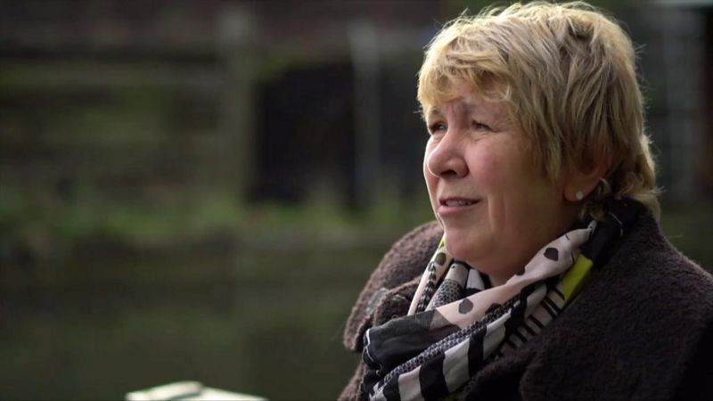 'I was radicalised by the far right aged 15' - BBC News