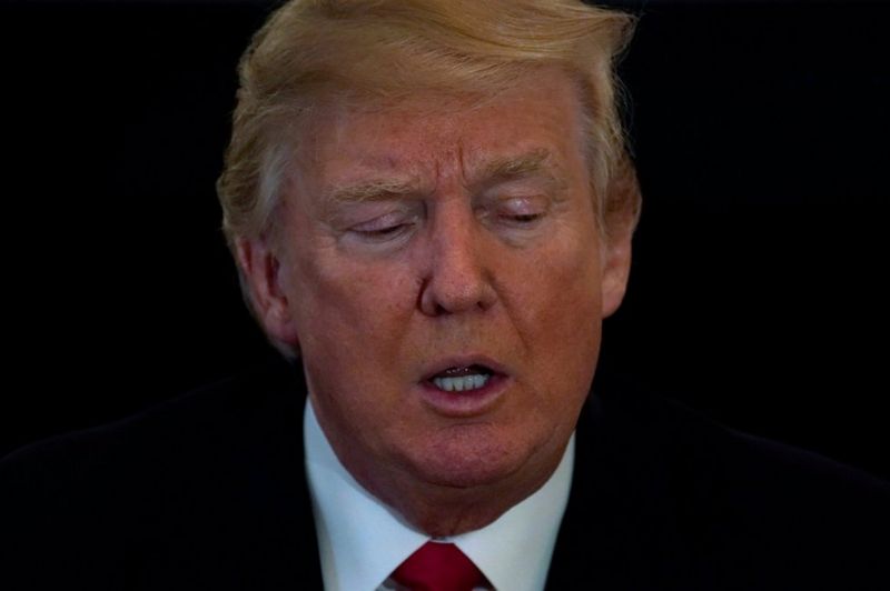 Red faces over Trump 'State of the Uniom' typo on tickets - BBC News