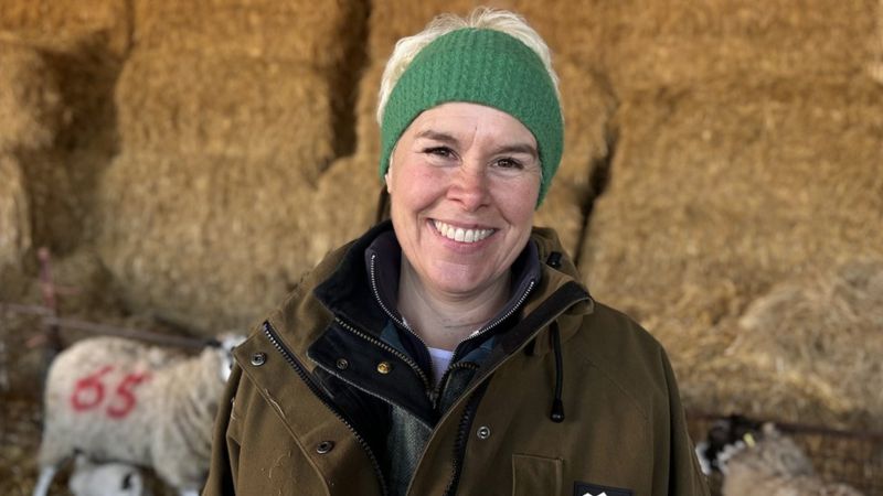 Essex teenager Libby Lawrence shares her love of lambing - BBC News