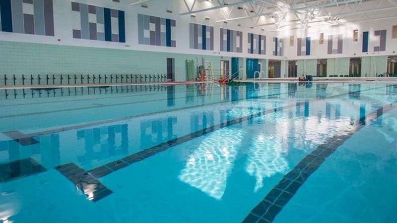 Worcester's £10m swimming pool at Perdiswell opens - BBC News