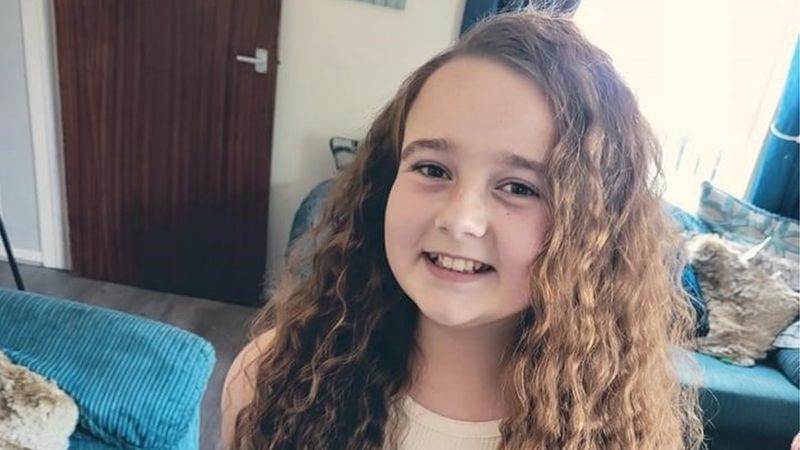 NI families protest over wait for special needs places - BBC News