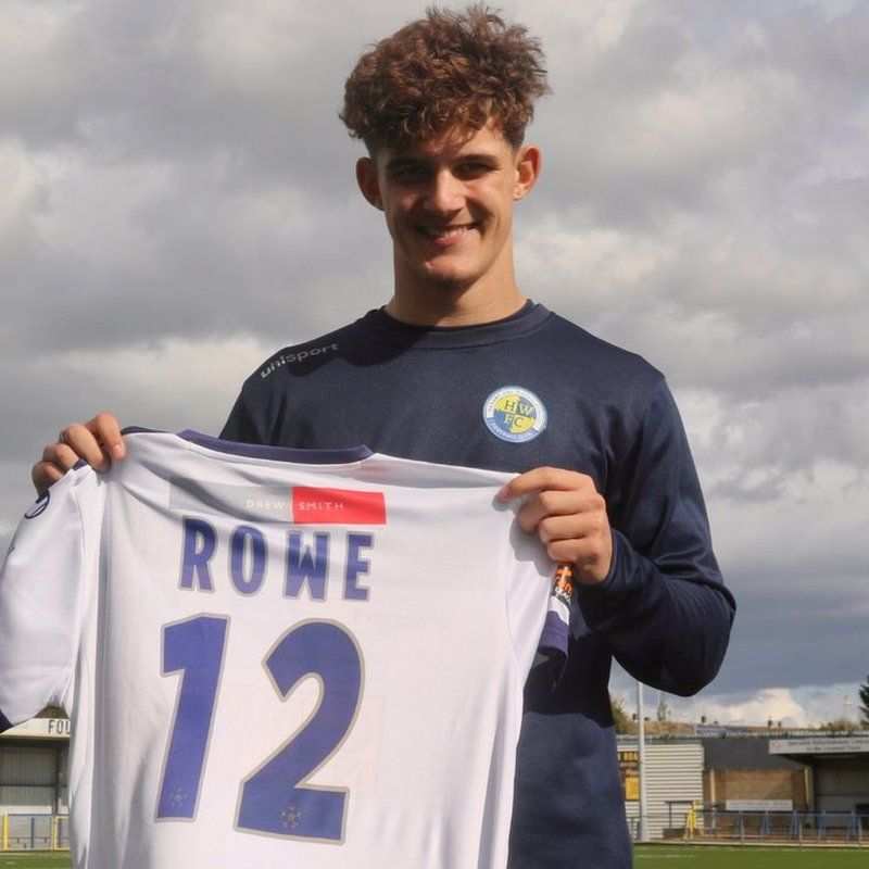 Christian Rowe: Slough Town FC player dies in crash - BBC News