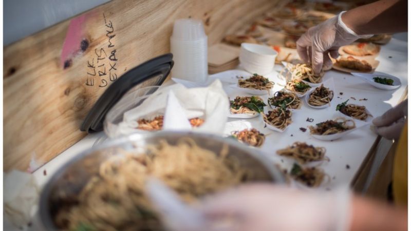 Eating roadkill in West Virginia - BBC News