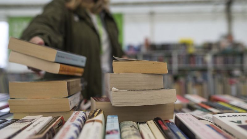 The booming trade in second-hand books - BBC News