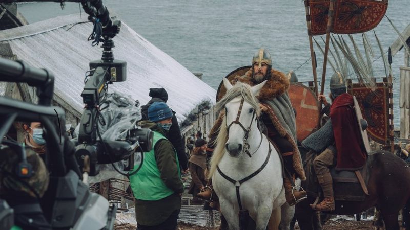 Northern Ireland shoots for success with TV and film productions - BBC News