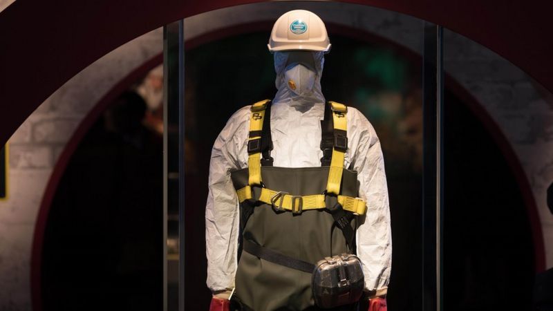 'Monster' Whitechapel fatberg unveiled at London museum - BBC News