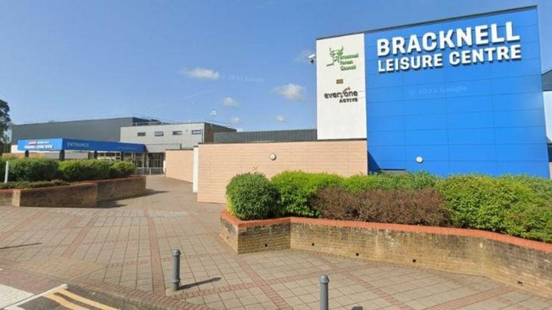 Bracknell Leisure Centre £1.9m upgrade to begin - BBC News
