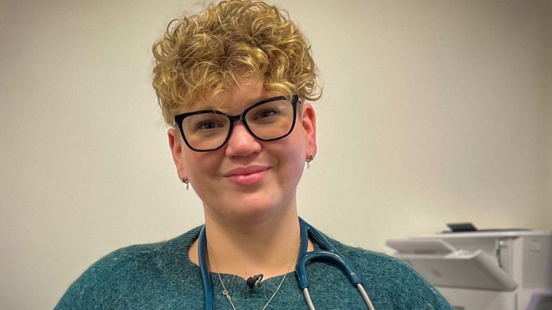 Disability: Doctor felt shunned by hospitals in Wales - BBC News