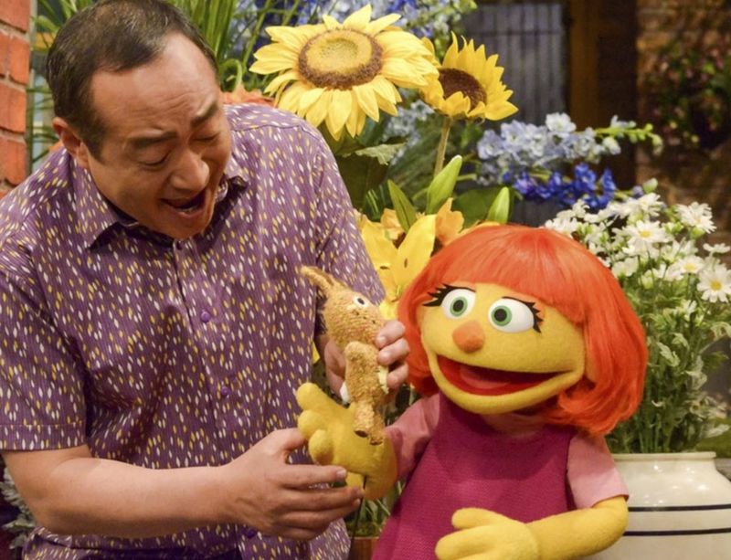 Sesame Street welcomes Julia, a muppet with autism - BBC News
