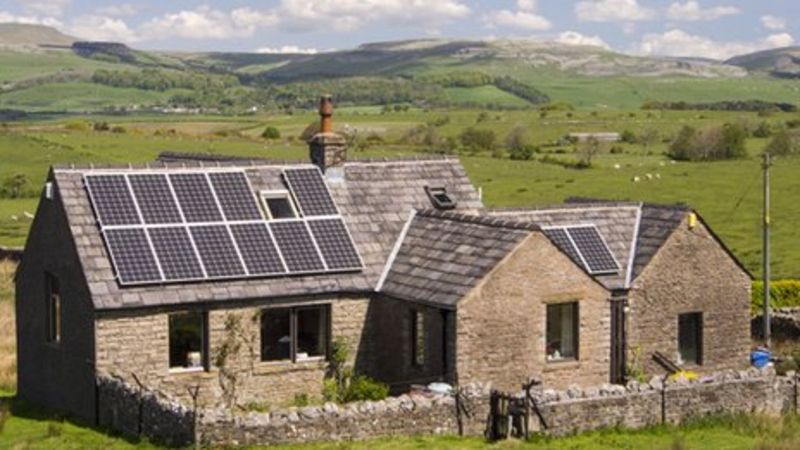 Floating solar farm installation starts in Greater Manchester - BBC News