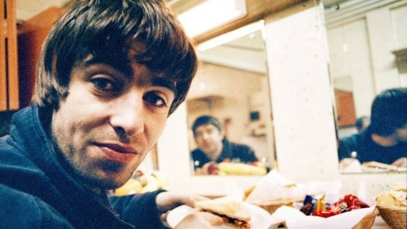Definitely Maybe: How Oasis album 'changed everything' - BBC News