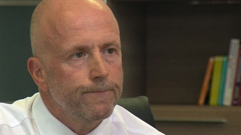 Lindholme Prison: Policing perimeter 'virtually impossible' - BBC News