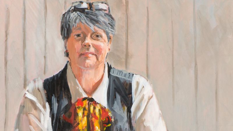 Cambridge colleges head porters in portrait show - BBC News