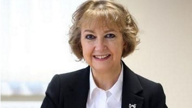 Redcar and Cleveland Council plans axing £150k chief exec job - BBC News