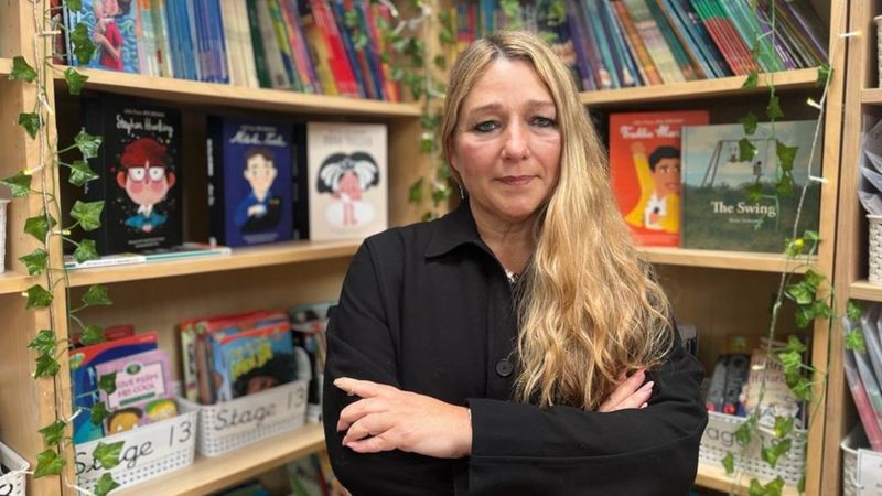 Sats reading paper: Government defends 'challenging' tests - BBC News