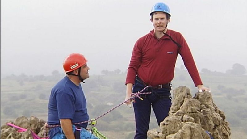 Frostbite climber Nigel Vardy to feature in Bear Grylls project - BBC News