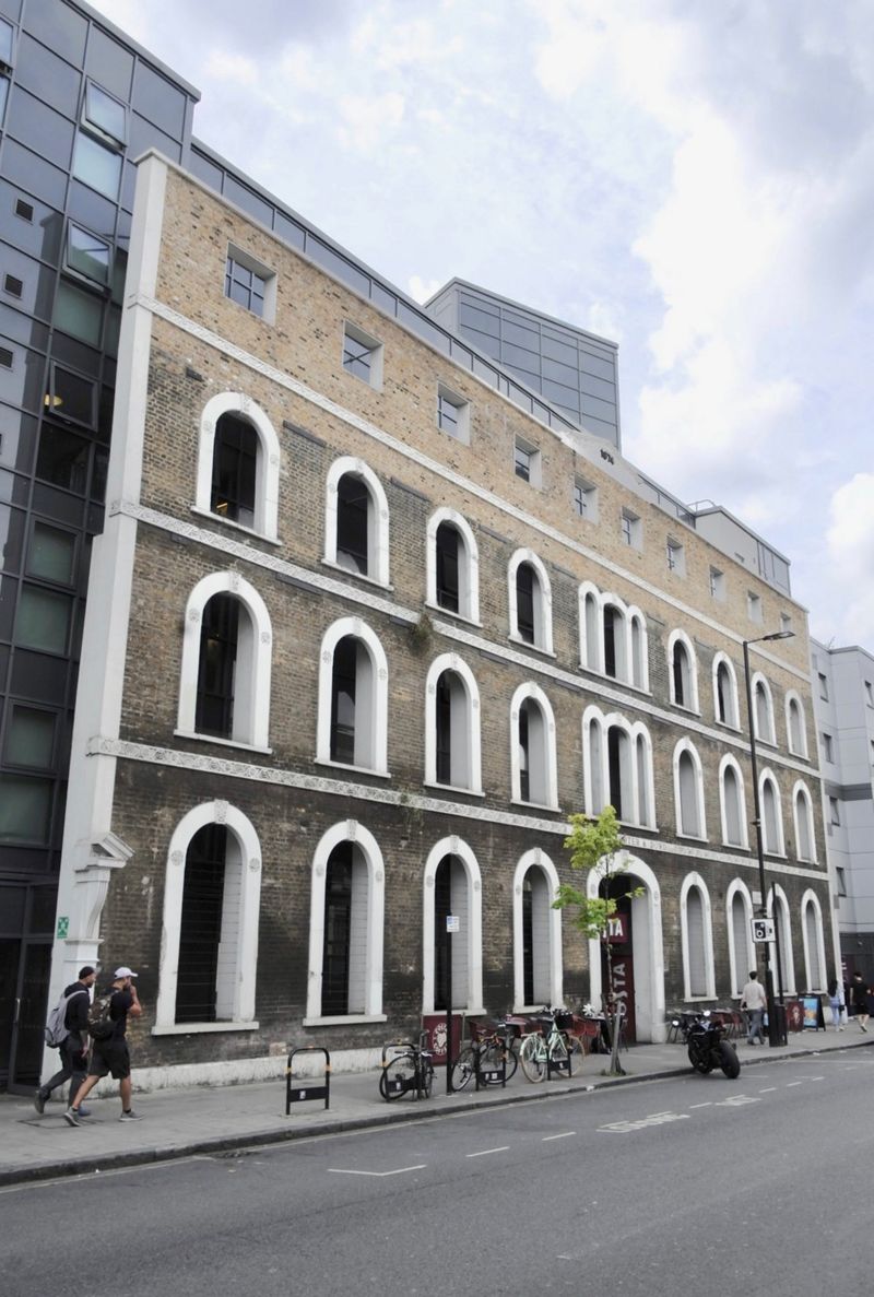 The rise of 'facadism' in London - BBC News