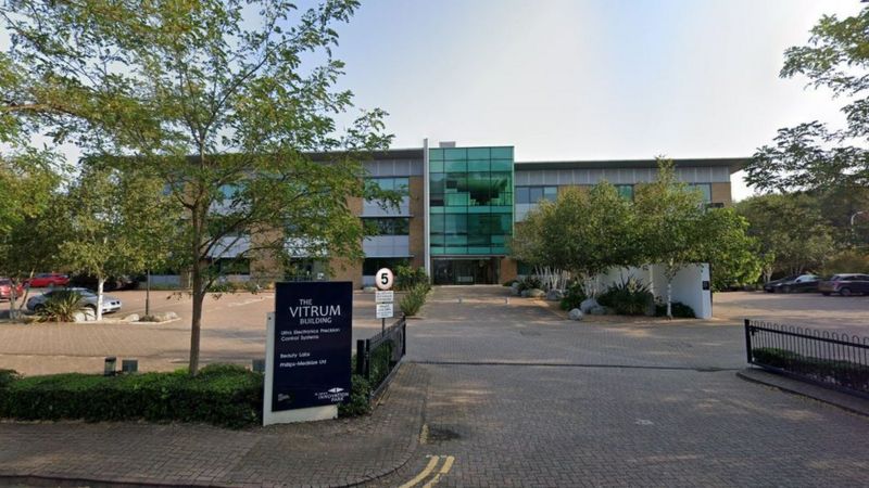 New Cambridge Vitrum lab building approved despite 'grim' tag - BBC News