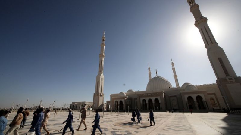 Egypt opens Middle East's biggest cathedral near Cairo - BBC News