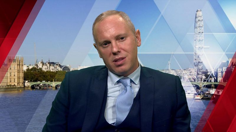 Robert Rinder and mother Angela Cohen made MBEs on same day - BBC News