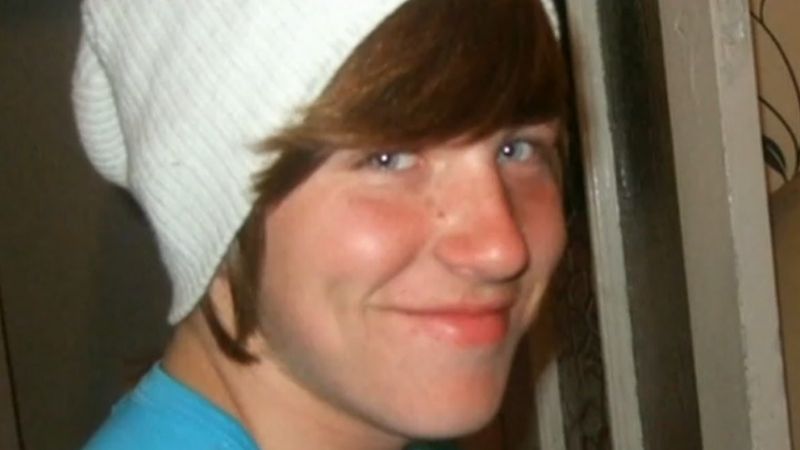 Appley Bridge quarry death: Boy, 16, dies after going swimming - BBC News