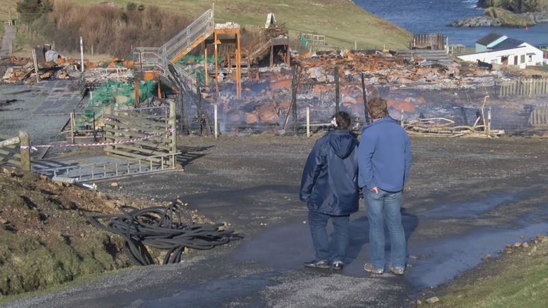Fair Isle fire family 'humbled' by kindness - BBC News