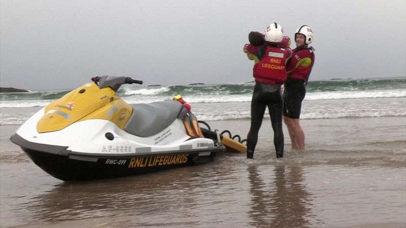 Summer lifeguard patrols on 11 Northern Ireland beaches - BBC News