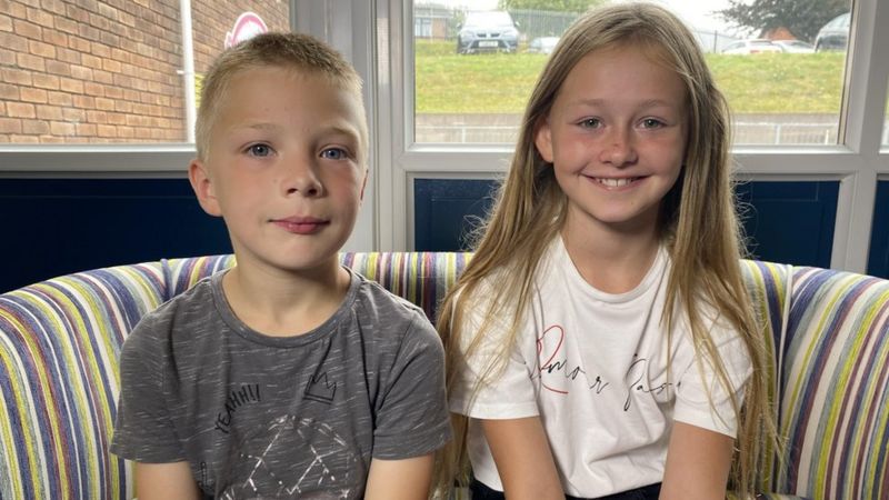 Food and Fun: Union wants more staff for summer play schemes - BBC News