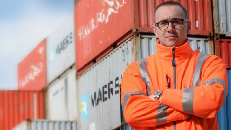 What to do with 18 shipping containers of rotting cabbages - BBC News