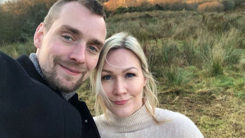 Widower asked to leave Glasgow flat weeks after wife's death - BBC News