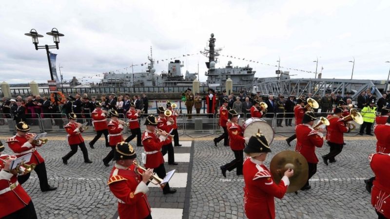 Thousands in Liverpool for Armed Forces Day celebrations - BBC News
