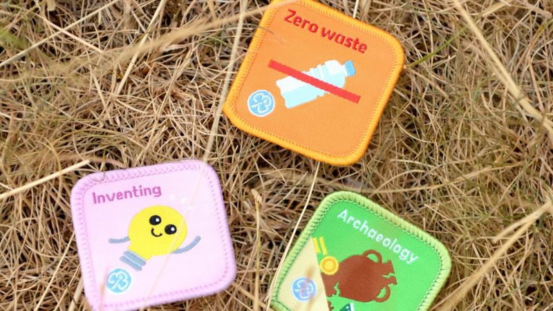 Girlguiding: New Brownies and Guides badges released! - BBC Newsround