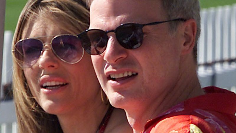 Steve Bing: Film producer took his own life, coroner says - BBC News