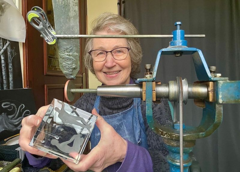 The art school reject who became one of the world's top glass artists ...
