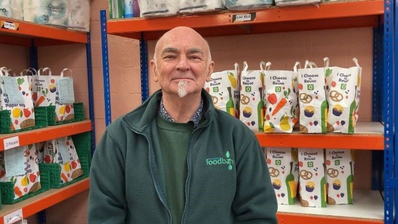 Worcester food bank seeks volunteers amid 'complex' demand - BBC News