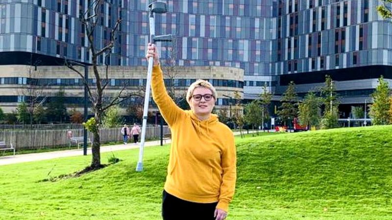 SNP MP returns to Commons 'against doctor's orders' - BBC News