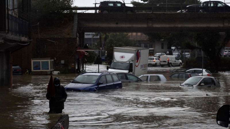 Sicily flooding: Rare Medicane hits southern Italy - BBC Newsround