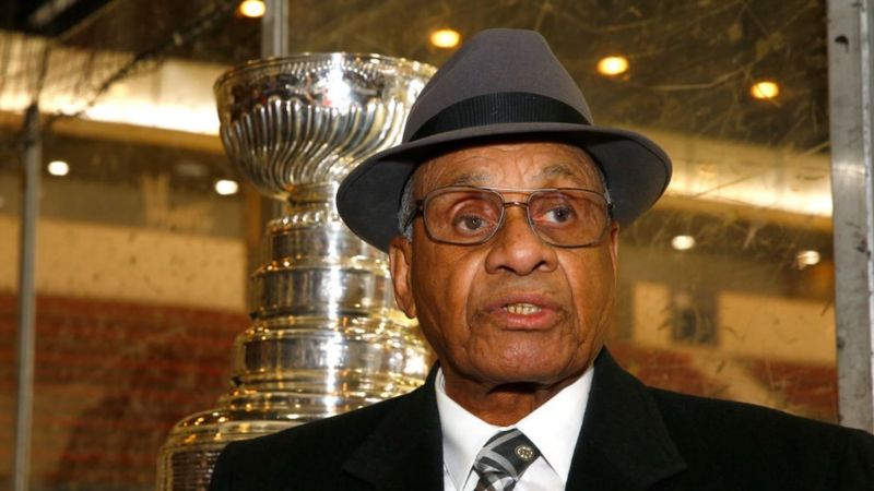 Jonathan-Ismael Diaby: Does ice hockey have a racism problem? - BBC News