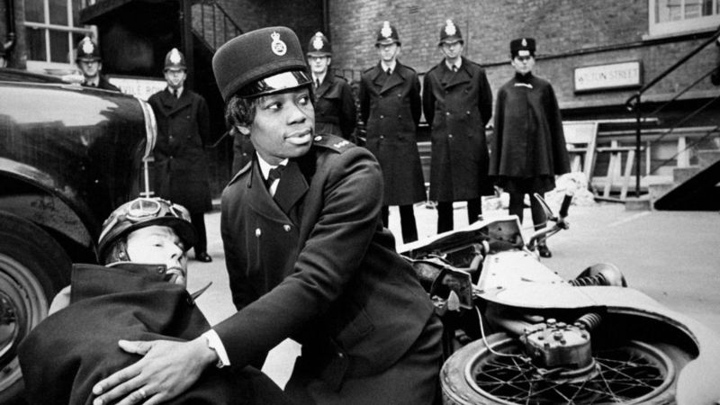 100 years of women in the Met Police - BBC Newsround