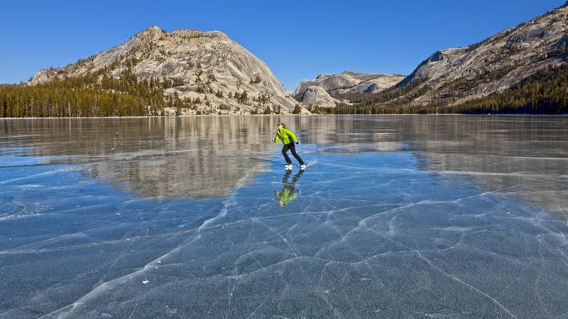 Lakes 'skating on thin ice' as warming limits freeze - BBC News