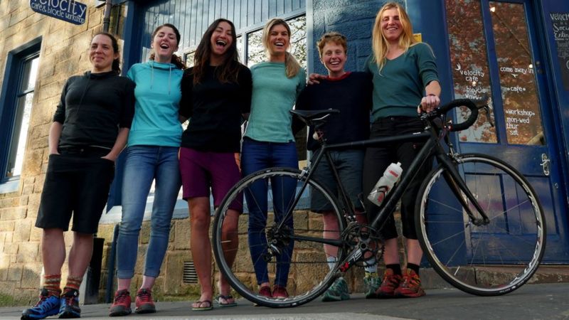 Women cyclists set record time for Scotland's North Coast 500 - BBC News