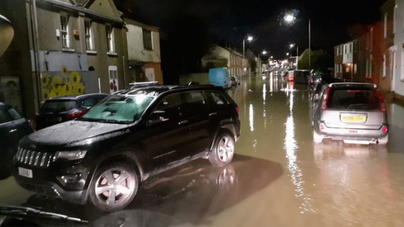 Buckingham flooding event cancelled due to poor weather - BBC News