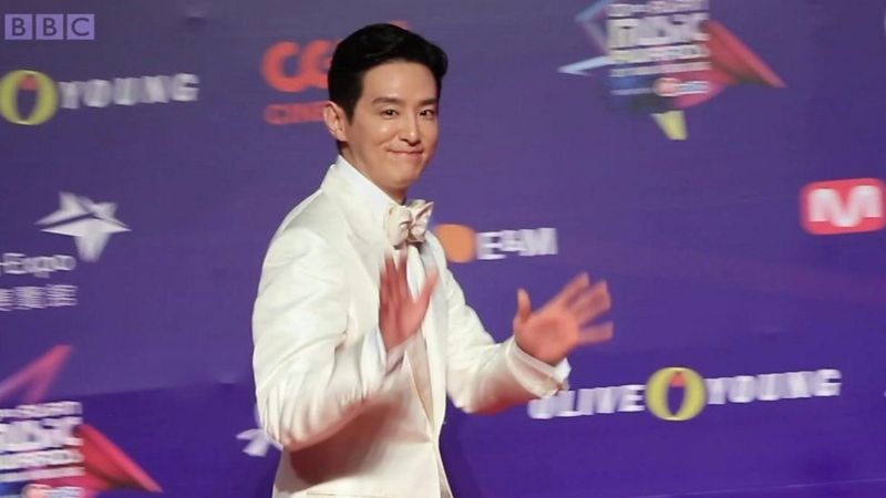 SHINee singer Jonghyun: K-pop boy band superstar dies - BBC News