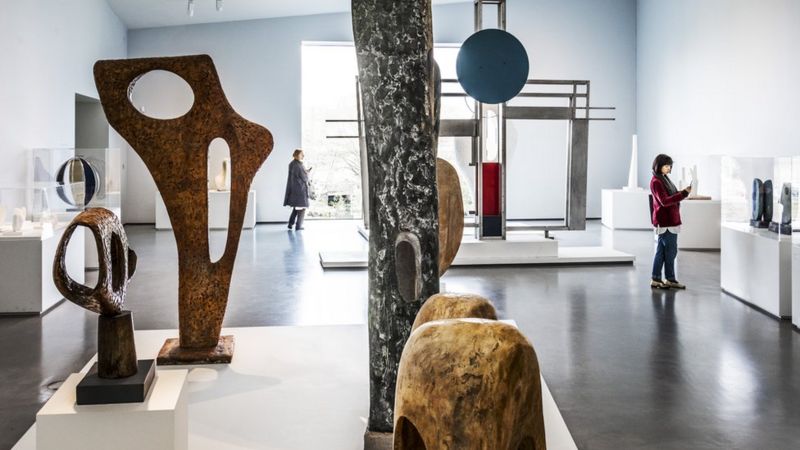 Hepworth sculpture among three works gifted to Wakefield gallery - BBC News