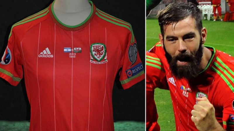 Wales superfan who spent £65k on match-worn shirts - BBC News