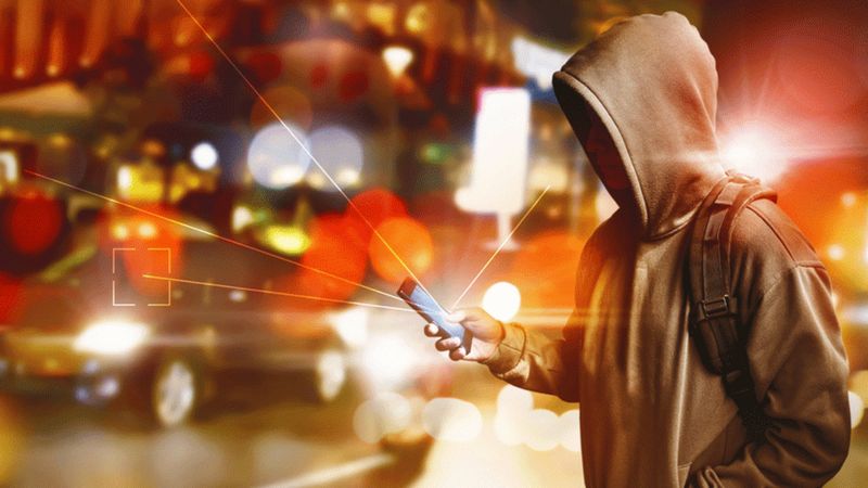 US-government issued phones run 'Chinese malware' - BBC News